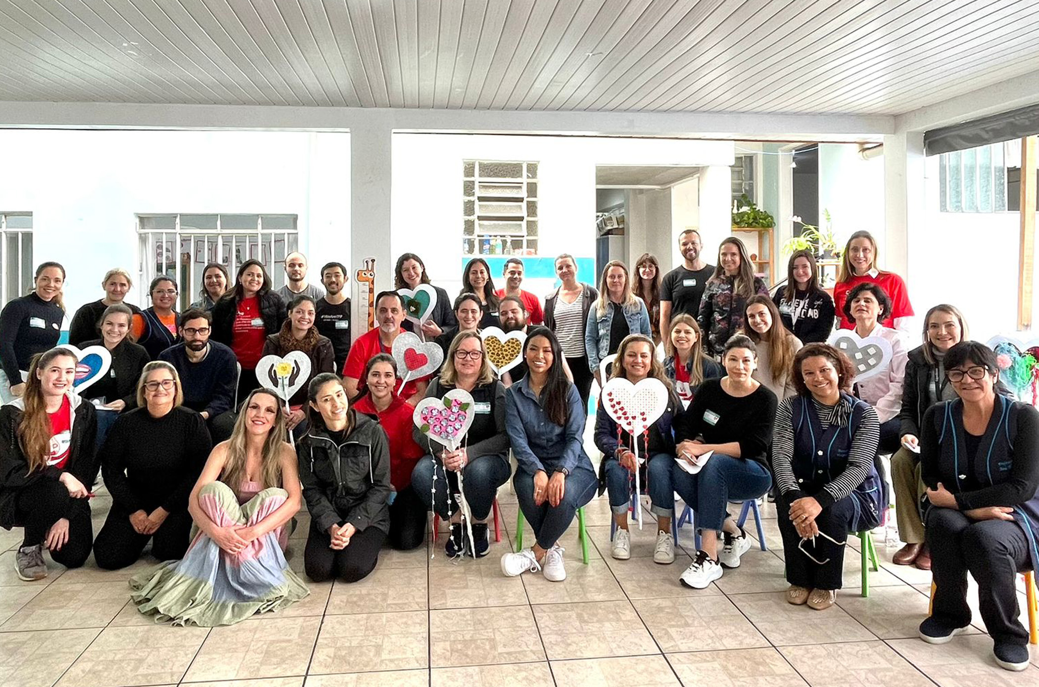 Apae Curitiba recebe ação voluntária da empresa ExxonMobil
